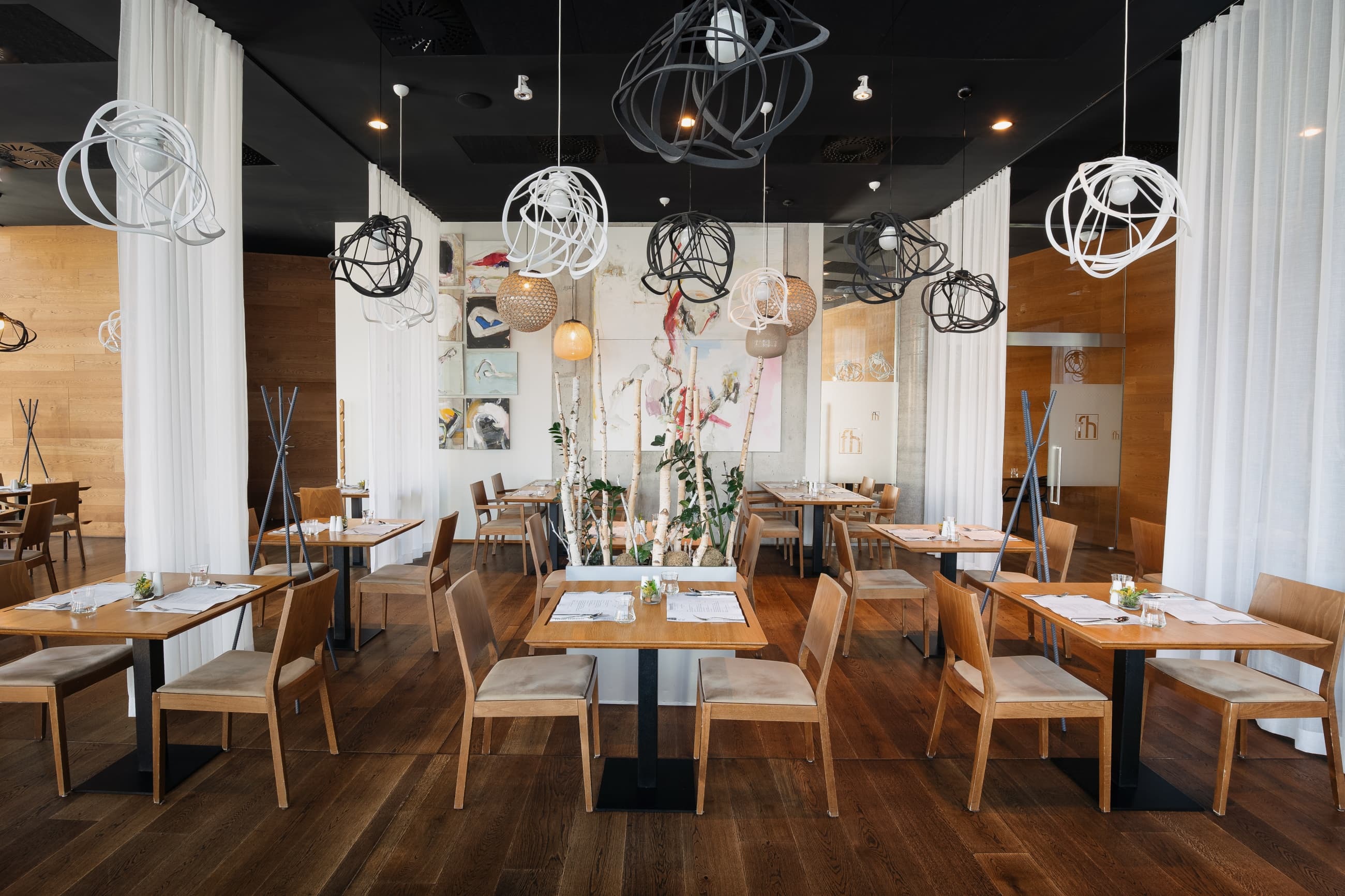 Restaurant | fabrika HOTEL
